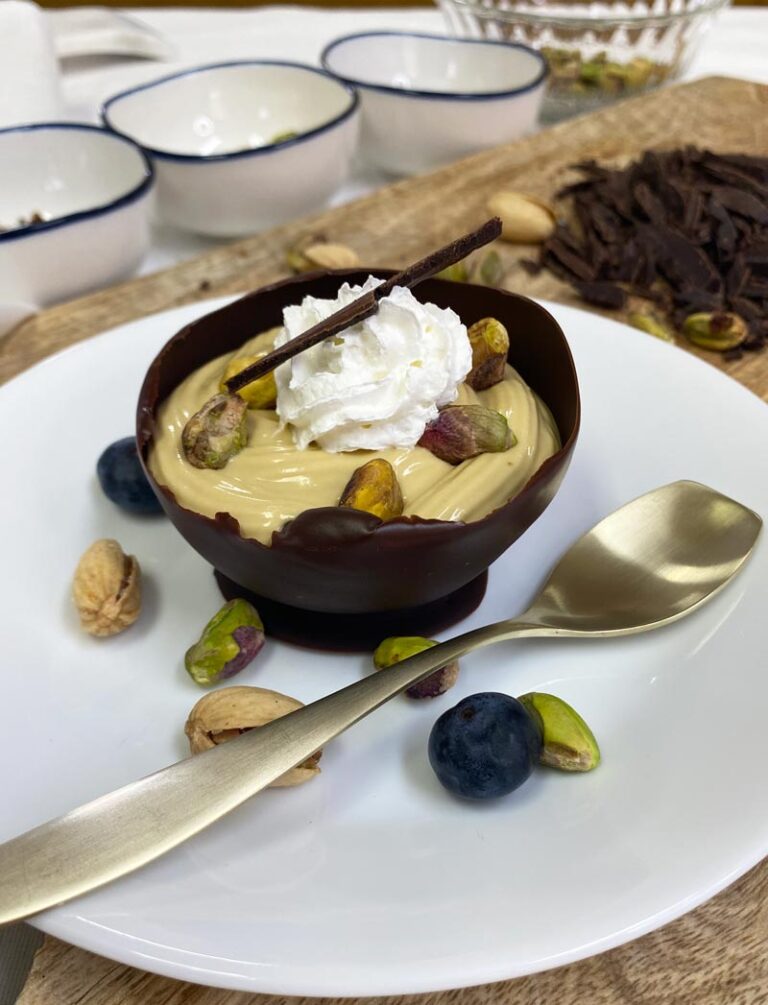 Chocolate Balloon Bowls With Pistachio Mousse Recipe - Urban Mamaz