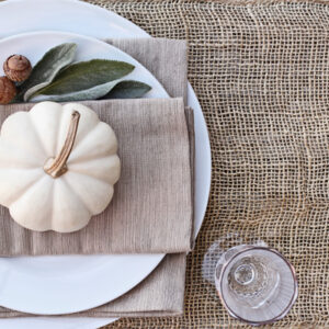 15 Inspiring Thanksgiving Table Setting Ideas To Make Your Guests Feel ...