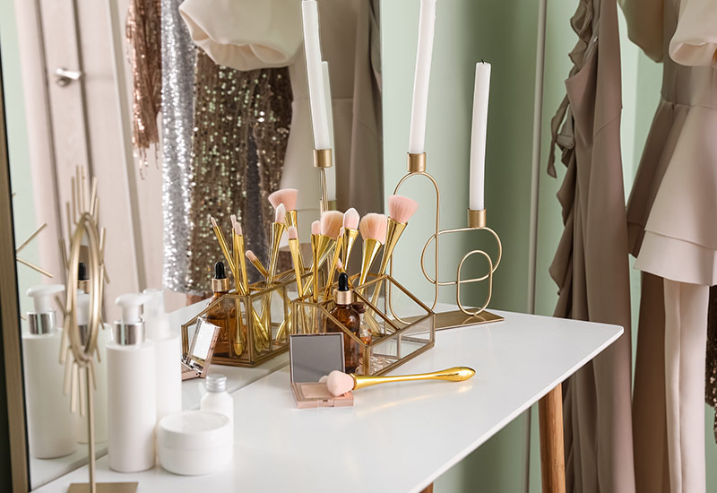 17 Cool Makeup Storage Ideas For Small Spaces Urban Mamaz