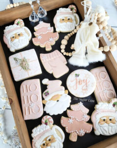 25+ Decorated Christmas Sugar Cookies to DIY This Year - Urban Mamaz
