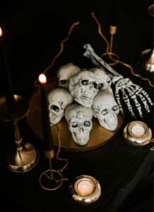 How to Throw a Vampire Halloween Party: Killer Decor, Food & Drink ...